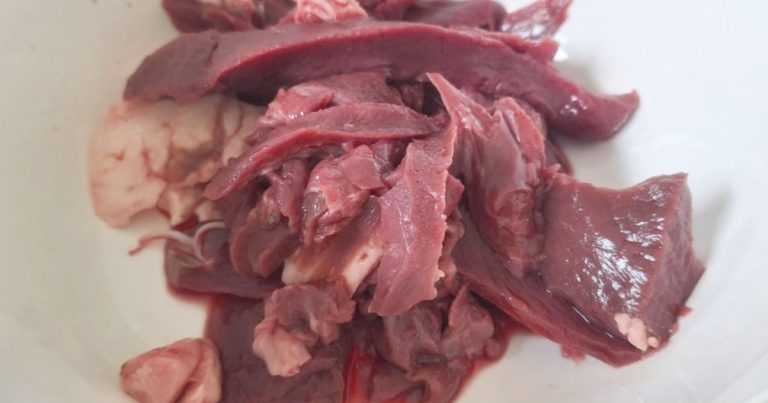 How to Cook The Best Pan-Seared Beef Heart - Out by the door